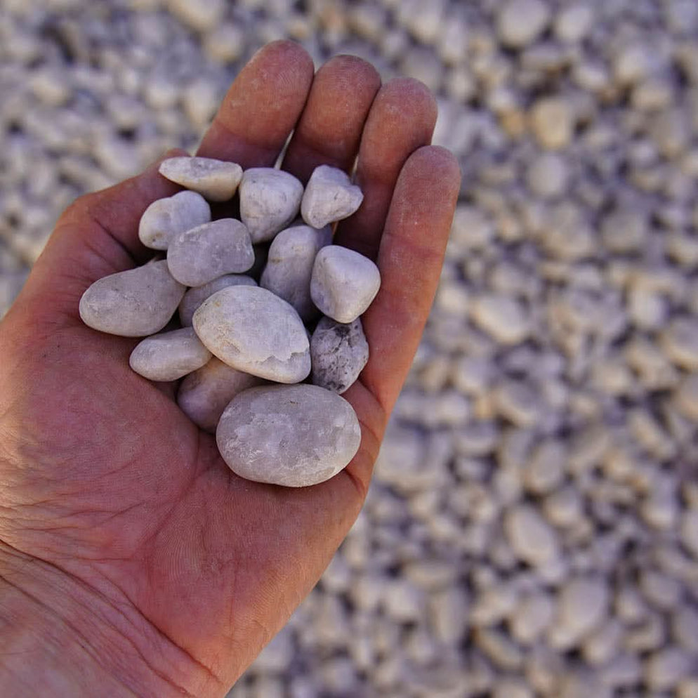 COWRA WHITE PEBBLES 20MM TONNE — Ace Landscapes Supplies